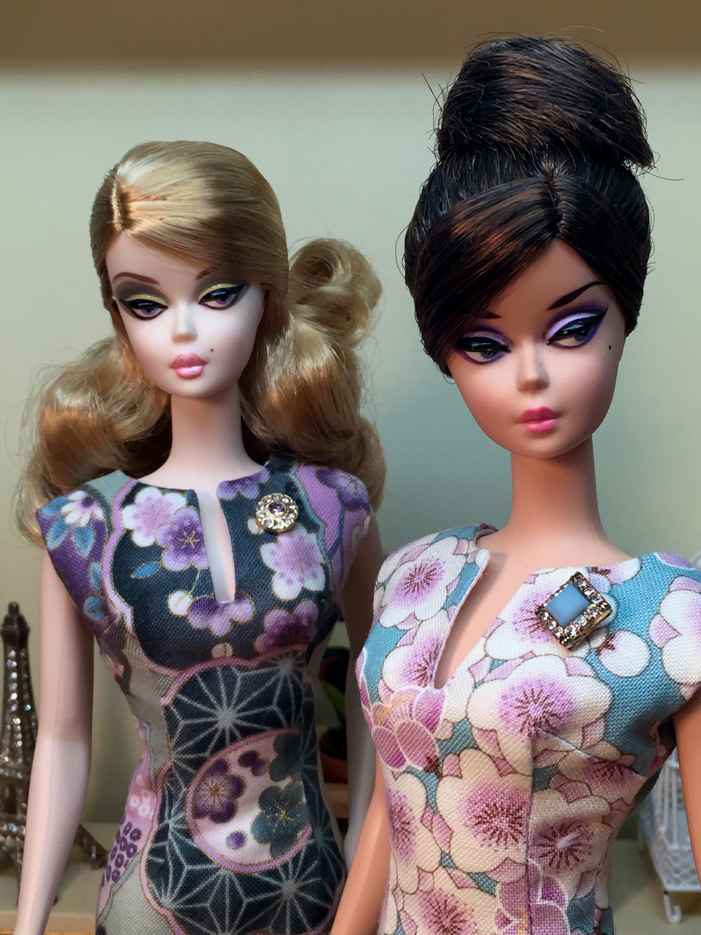 Split Neck Sheaths in Tranquil Garden | bellissimacouturefashions